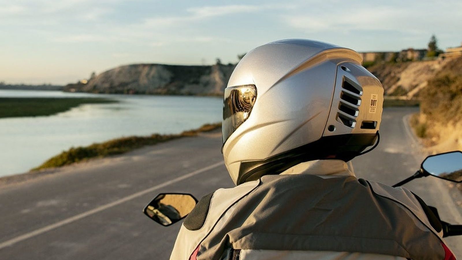 Deze motorhelm heeft ingebouwde airco! - MotorRAI.nl