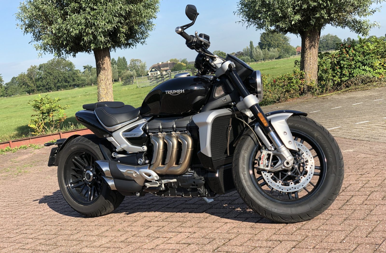 Motortest - Triumph Rocket 3 R versus Rocket 3 GT (2020)