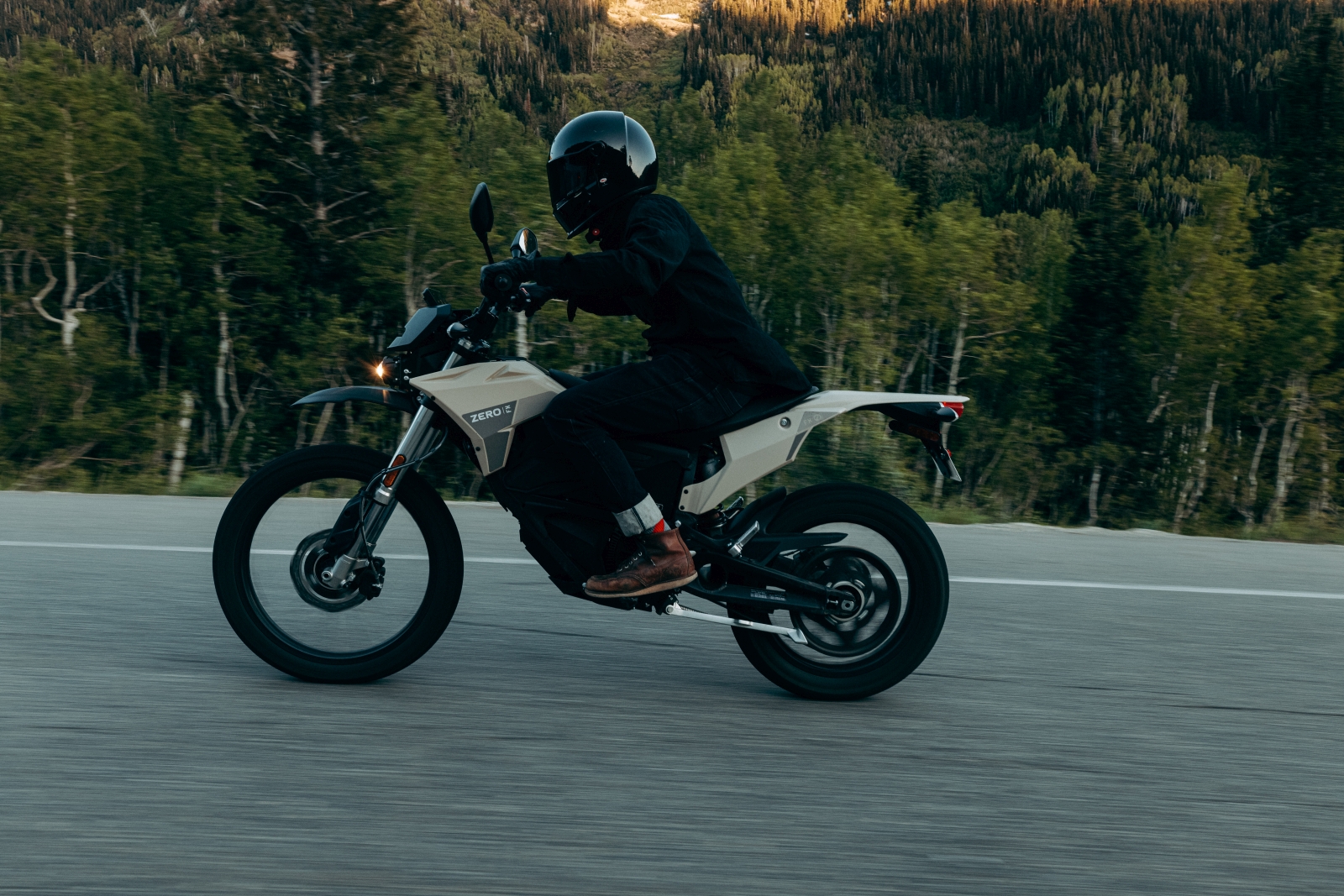 Update voor lichte en wendbare elektrische Zero FX | MotorRAI.nl